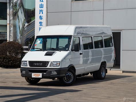 依维柯得意整车外观外观图片 依维柯得意 2021款 2 5t A40 M1客车5 9座长轴中顶双胎侧拉门 7145654 太平洋汽车网