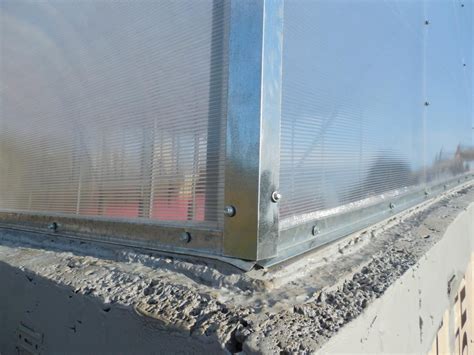 Как утеплить теплицу из поликарбоната внутри своими руками