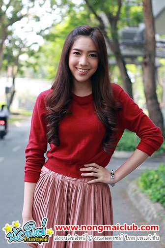 ประมวลภาพเดี่ยวแพรว แพรว ขวัญฤทัย พันธุ์พฤกษ์ ชุดปีใหม่ไทย 2559 น้องใหม่ร้ายบริสุทธิ์