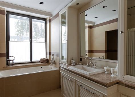 Ванна около окна 21 фото