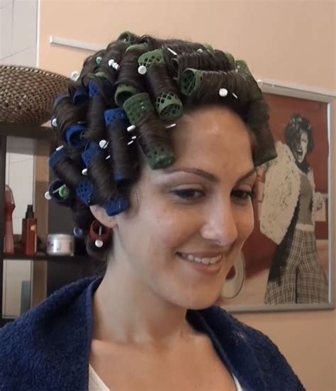Épinglé Par Etienne Sur Hair Rollers Mania Bigoudis Femme Coiffure