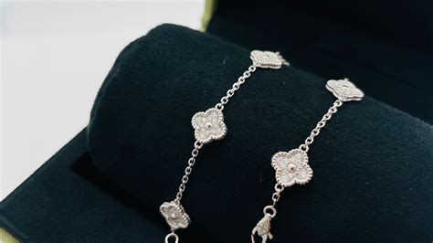 반클리프 스위트 알함브라 다이아몬드 6모티브 브레이슬릿 블링클라우드