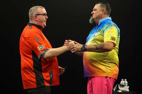 Grand Slam Of Darts Cross Beats Heta While Bunting Progresses Flashscore Fi