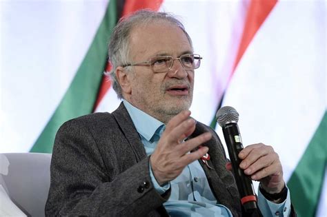 Elhunyt Gerő András Történész