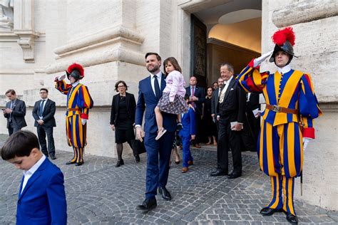 Папа Франциск се срещна с Джей Ди Ванс за няколко минути