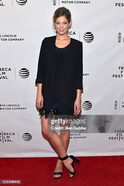 Analeigh Tipton Markiplier Analeigh Tipton Eve Harlow Set For Series