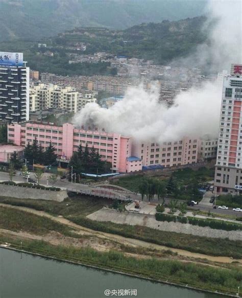 甘肃防火演练不当 多名学生吸入烟雾就医[组图] 图片中国 中国网