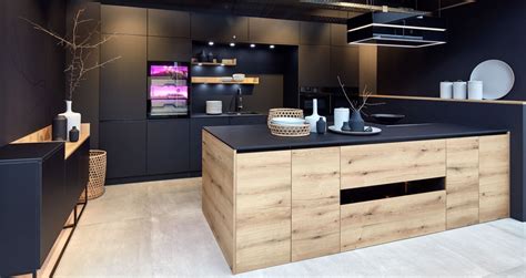 Cuisine Bois Et Noire Moderne Ouverte Avec îlot Tendance 2020 Cuisine