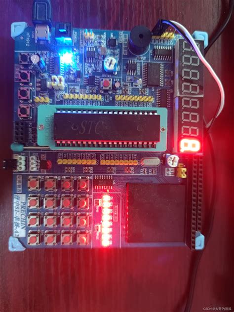 Qt跟51单片机使用串口通信点亮8个led灯q T和keil控制单片机led灯 Csdn博客 Qt跟51单片机使用串口通信点亮8个led灯q T和keil控制单片机led灯 Csdn博客
