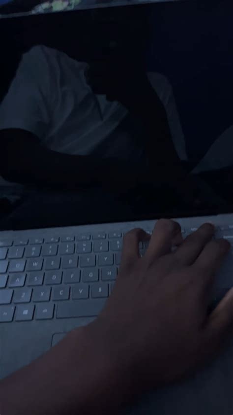 Surface Pro 7 I Believe Turning On To Windows Logo And Then Turning Off R Surface