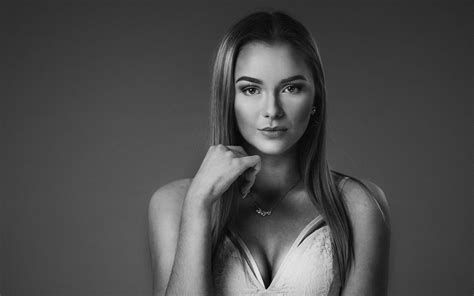 1600 Beautiful Woman Wallpapers