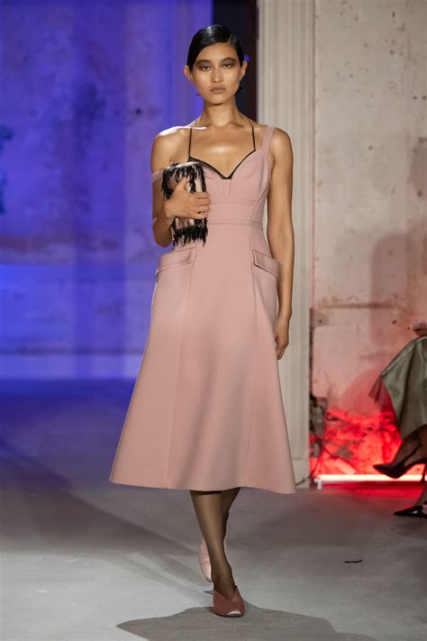 Huishan Zhang Spring 2025 Ready To Wear Collection Photos