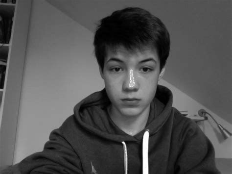 Гифка милый мальчик мальчик подчинение гиф картинка скачать  на Er