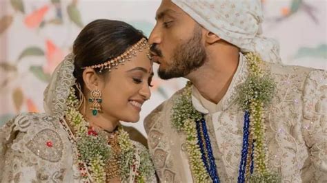 Akshar Patel Ties Knot With Dr Meha Patel Fashion Love Gossips