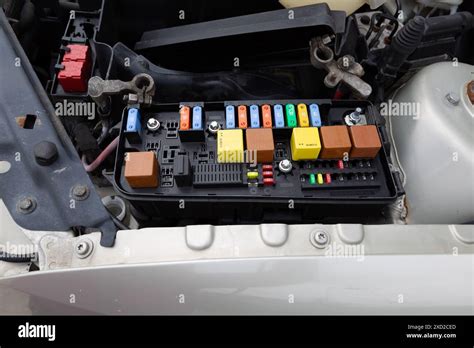 Delphi Fuse Box Hi Res Stock Photography And Images Alamy