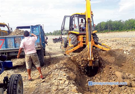कैलालीमा गैरकानुनी रूपमा नदीजन्य पदार्थ उत्खनन् अन्नपूर्ण पोस्ट्