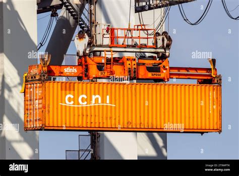Container Ship Crane Hi Res Stock Photography And Images Alamy