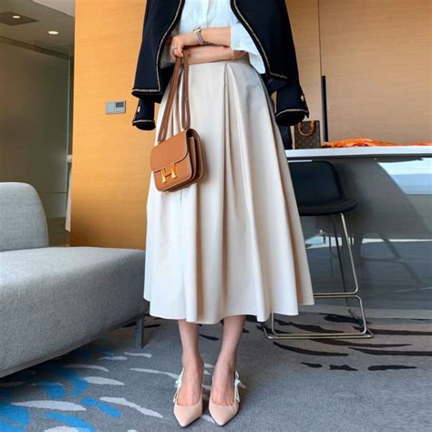 바스락 볼륨 핀턱 훌 A라인 플레어 햅번 롱 스커트