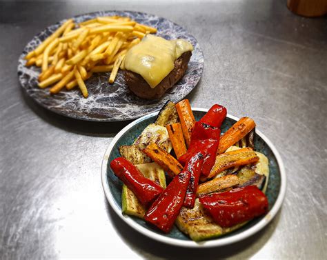 Steakhouse 1 სტეიკი ფილე მინიონი და გრილზე მომზადებული