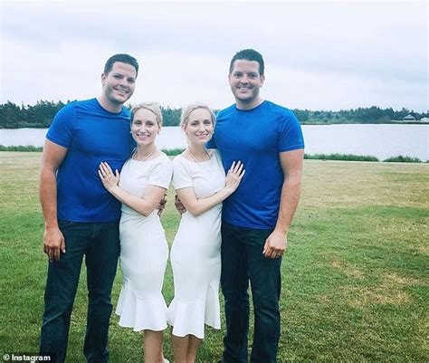 Hai anh em sinh đôi cưới chị em sinh đôi chia sẻ chuyện vui gây bất ngờ