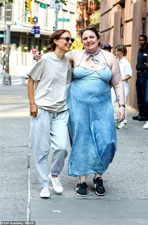 Taylor Alert Braless Lena Dunham Embraces Natalie Portman While