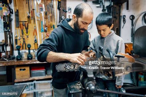 2 Man Chainsaw Photos And Premium High Res Pictures Getty Images