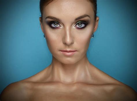 Premium Photo Young Woman Portrait Looking Straight Ahead