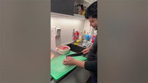 আমি অসুস্থ থাকার কারণে আলিশা And মেলিনা ভেড়ার মাংস দিয়ে ভুনা খিচুড়ি রান্না করে খাওয়ালো 🇧🇩🇩🇪