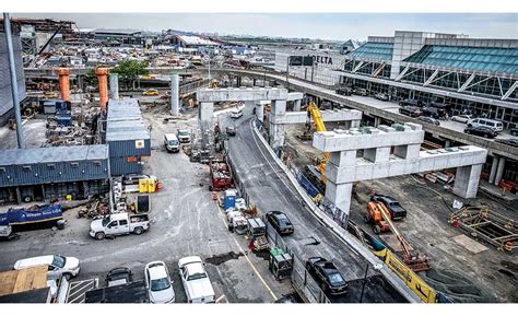 Laguardia Shoehorns 8b Megaproject At Busy Site 2018 07 10 Engineering News Record