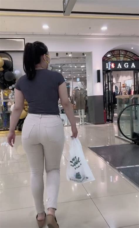 健身达人分享美尻女友 on Twitter 花了三万追上玩了很多次了拍了很多照片看不够呀这个大肥臀 https t co