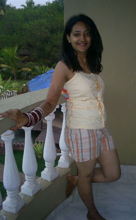 India S Most Purely Desi Aunty At Vacation Spot