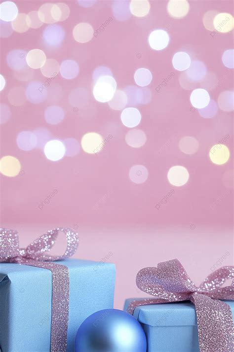크리스마스 선물 상자와 공이 있는 배경 보케 조명이 있는 분홍색 배경 파란색 선물 상자 배경 화면 및 일러스트 무료 다운로드