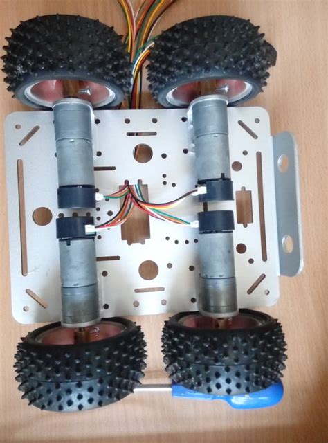 Spybot Internet Controlled Robot With Videostreaming 4 Steps With Pictures Instructables