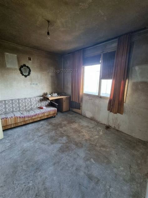 Етаж от къща Етаж от къща 117 кв м РЗП 330 кв м двор Къщи Вили Първомайци Агенция „Им