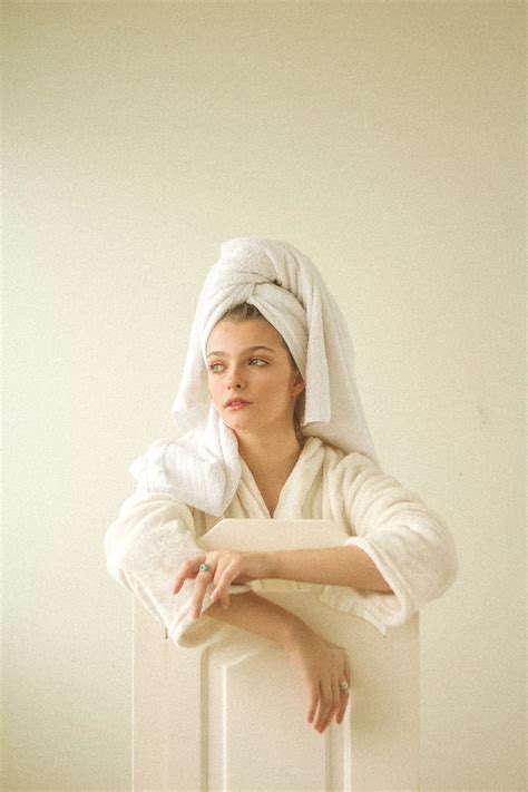 Woman Towel Pictures Download Free Images On Unsplash