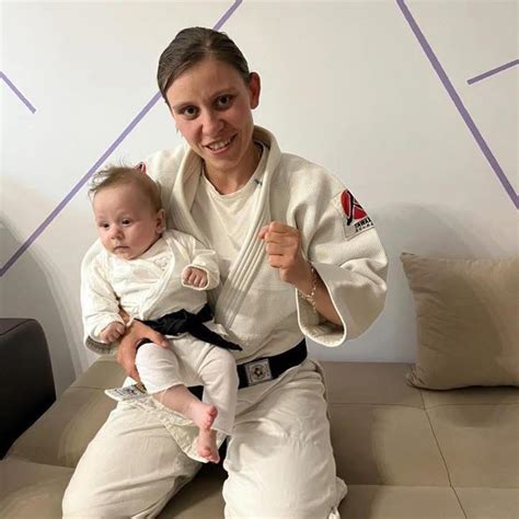 Университетска Овариалните на яйчниците кисти не подминават и най малките важно е да знаем