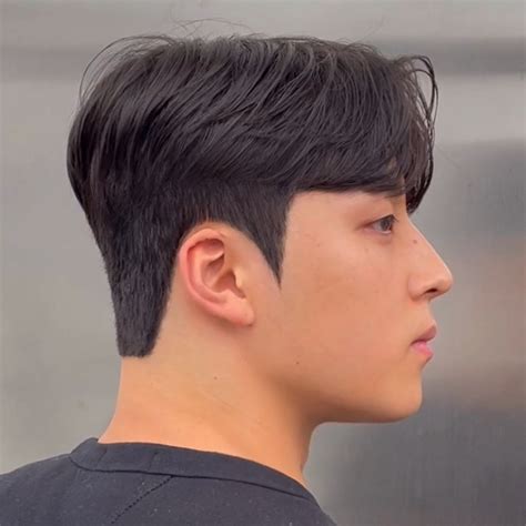 요닝 최경 부원장 2023 남자헤어스타일 깔끔하고 슬림하면서 부담스럽진 않은 머리 두상 얼굴형 이미지에 맞게끔 도와드려요😁 청담동미용실 요닝