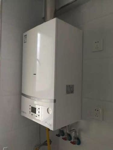 中燃宝燃气采暖热水炉 大山谷图库