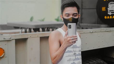 Asus Zenfone Review Huge Feats Of Engineering Gadgetmatch