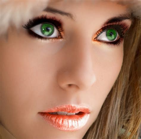 Green Eyes Sexy Babe Iphone Wallpaper