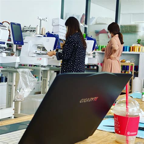 자수공작소 오늘도 코로나로 어려운 여건이지만 1 2팀만 자수공작소 실용컴퓨터자수 가이드업체