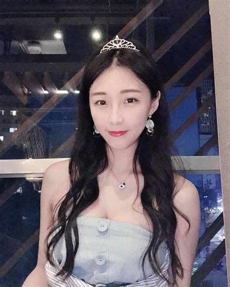 小公主 超诱人身材搭配绝品颜值 骑士屋美女套图
