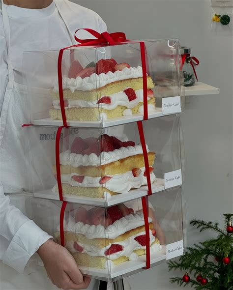 Modue 모드에 대형 케이크 케이터링 트렌디한 무드를 전달하는 브랜드 아뜰리에에디션 도산 쇼룸에서 Atelieredition 이틀간 진행된 윈터 컬렉션 행사에