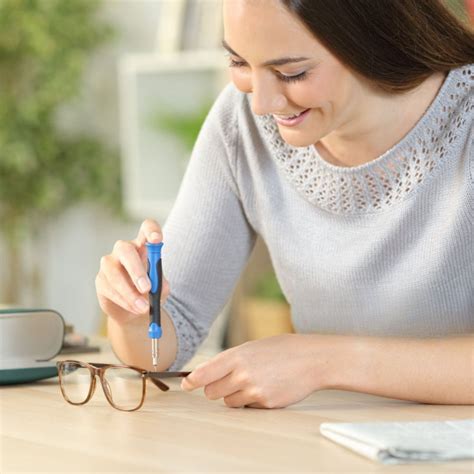 How To Adjust Your Titanium Eyeglass Frames At Home
