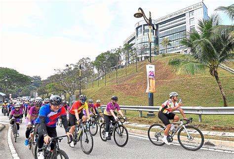 Varsity Marks 25th Anniversary With 2 000km Ride To Campuses In Each State The Star