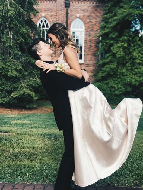 49 Prom Pics Ideas Prom Poses Prom Pictures Prom Couples