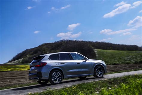 Frozen Pure Grey Mehr Fotos Zum Bmw Ix1 U11 In Italien