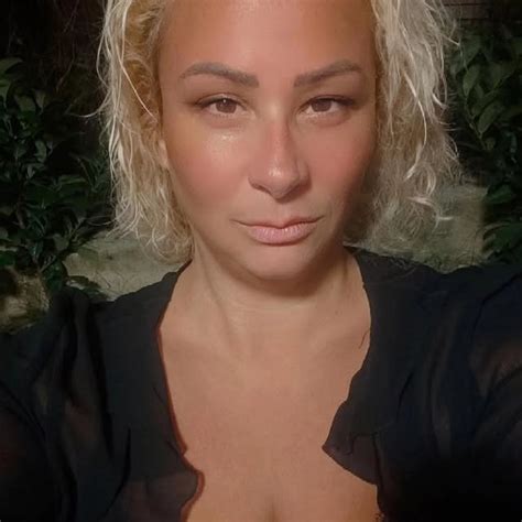 Tina Tina Tina Tina Threads Say More