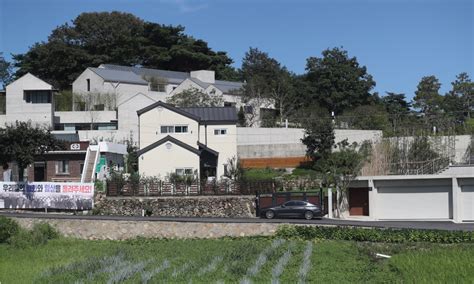 文在寅警卫被男子故意开车撞伤肇事者60多岁 已被逮捕