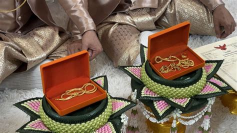 ข่าว Like สาระ ระยองฮือฮา วิวาห์หวานฉ่ำชายแต่งชายเจ้าบ่าวหอบสินสอดเฉียด 10 ล้านสู่ขอคนรัก